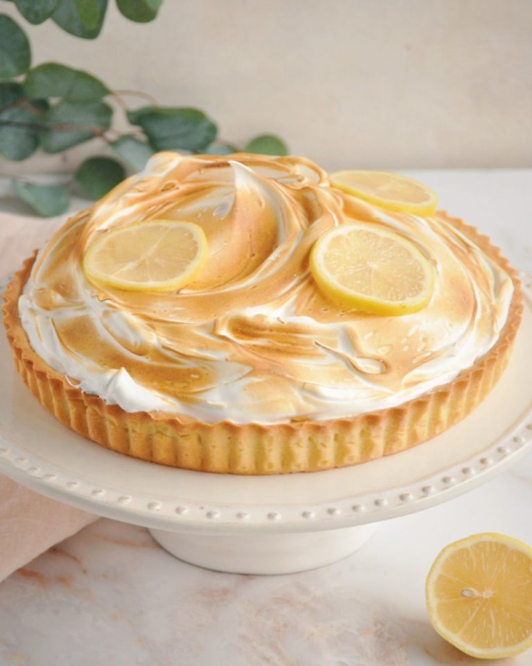 Extra Creamy Lemon Meringue Pie | Lucia Paula