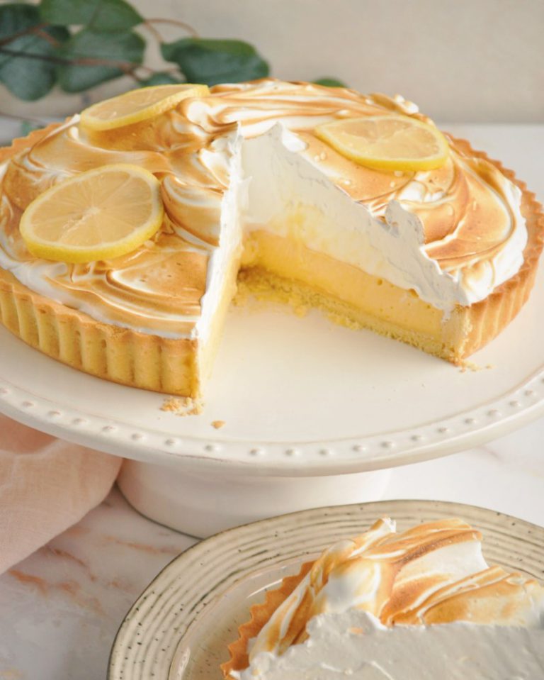 Extra Creamy Lemon Meringue Pie | Lucia Paula