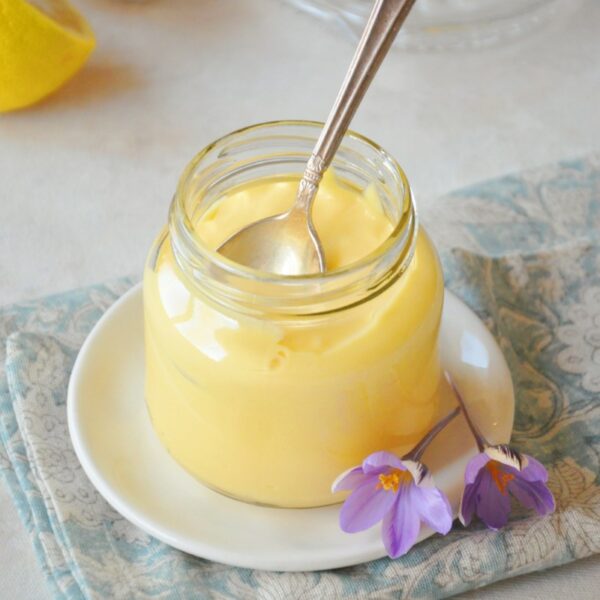 Daisy Cookies filled with Lemon Curd | Lucia Paula