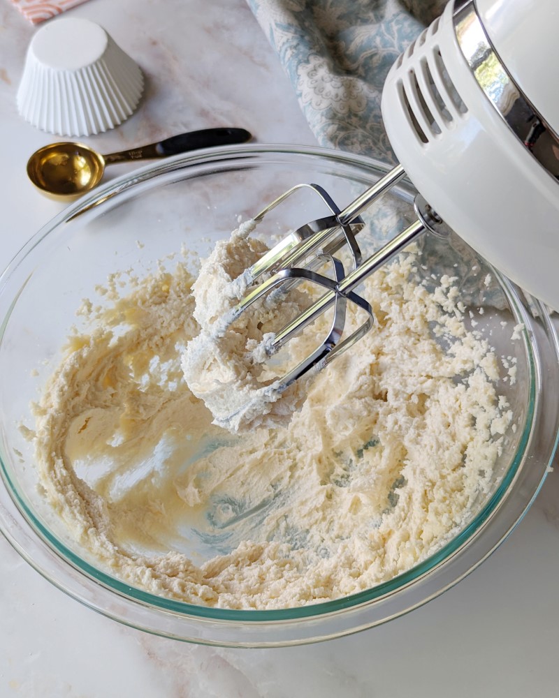 Super Cute Daisy Cupcakes | Lucia Paula