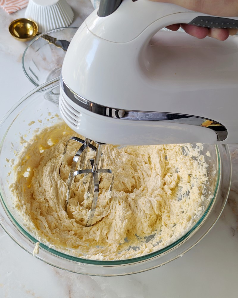 Super Cute Daisy Cupcakes | Lucia Paula