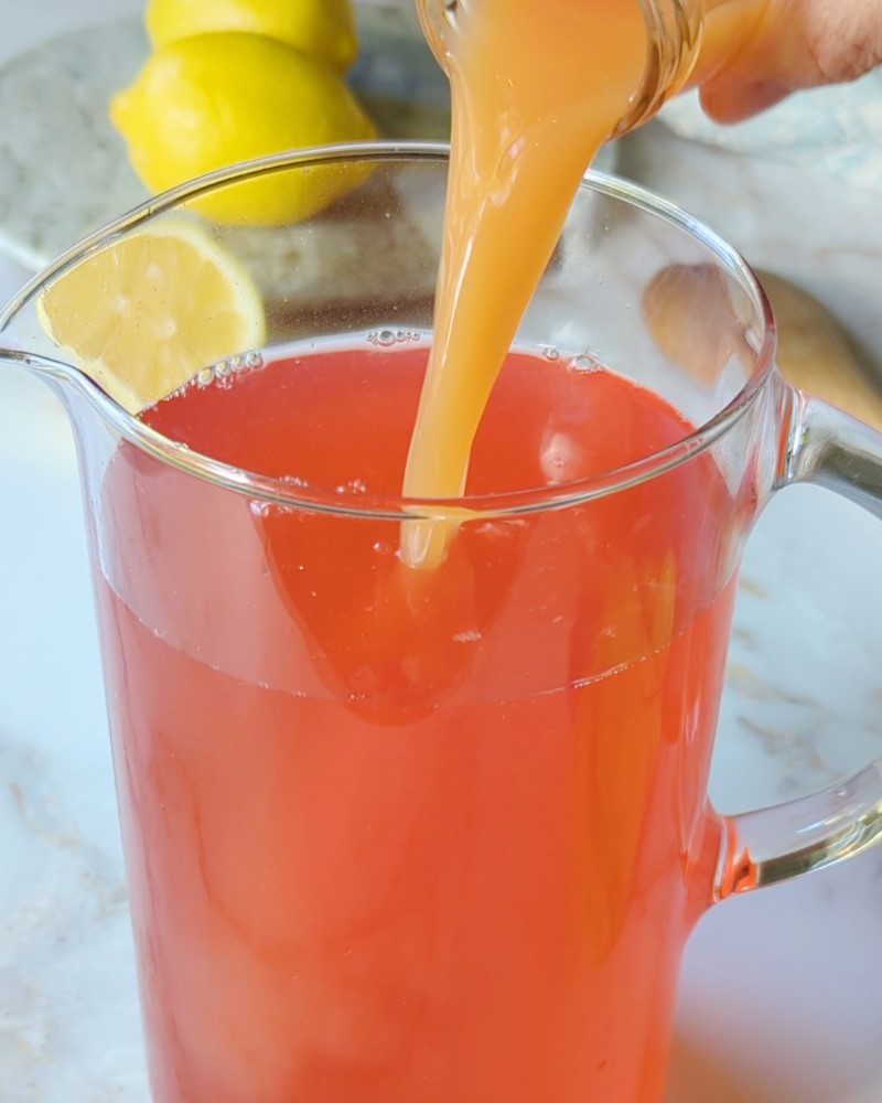Pink Lemonade with Raspberries | Lucia Paula