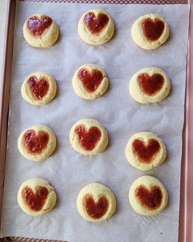 Strawberry Jam Cookies | Lucia Paula