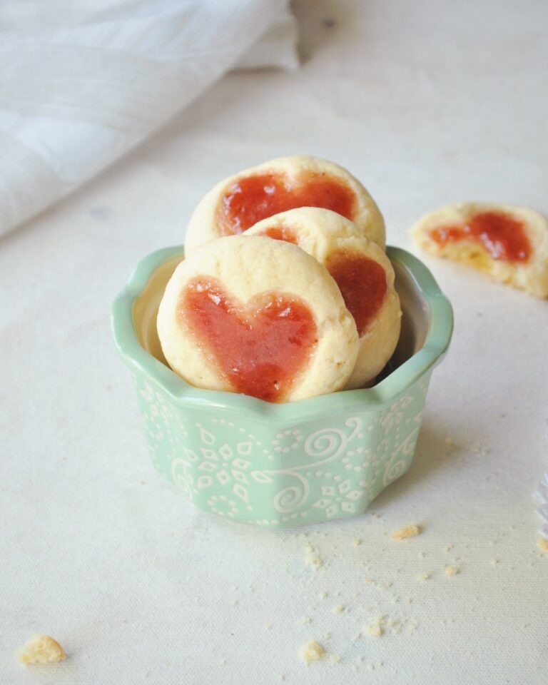 Strawberry Jam Cookies | Lucia Paula